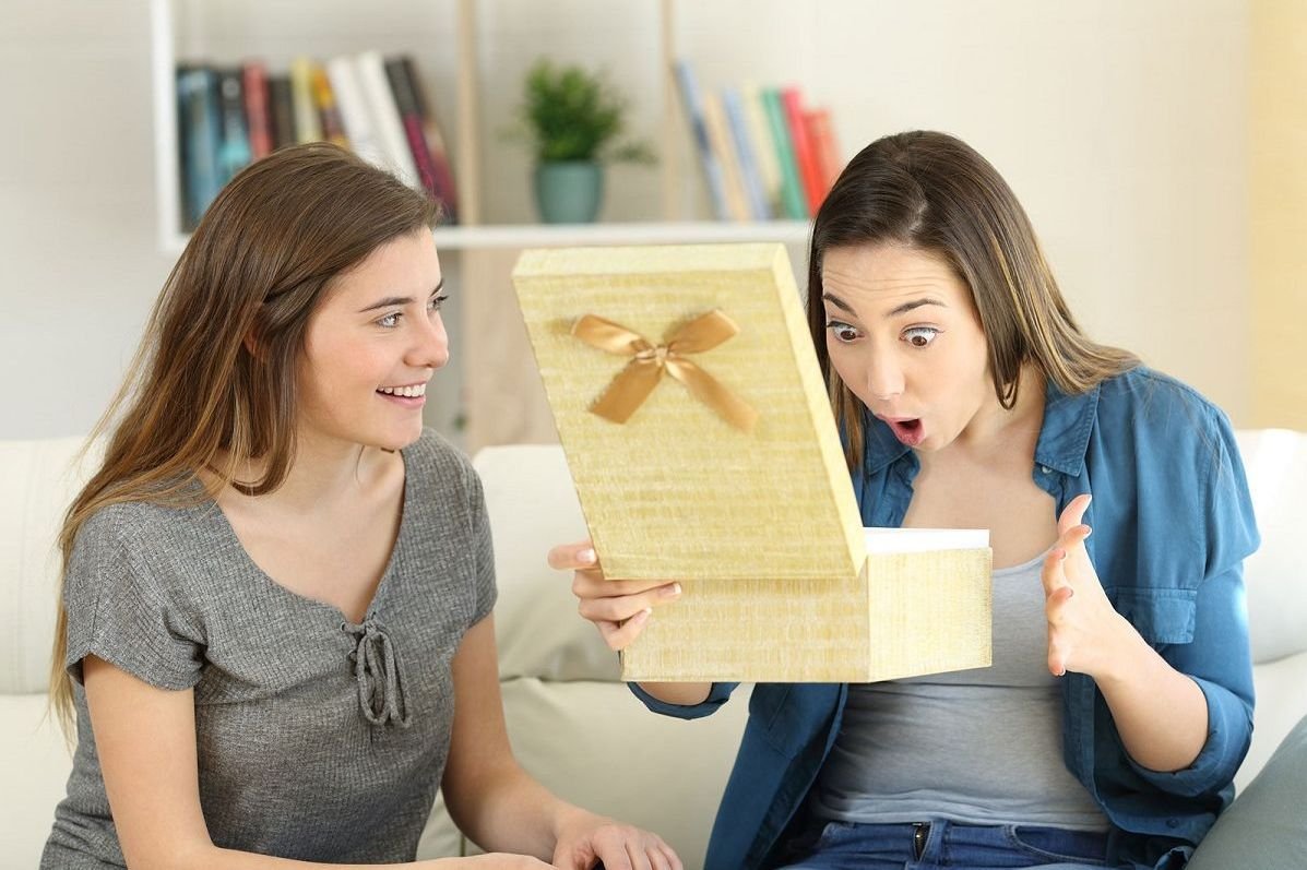 Cómo elegir una joya para regalar a una amiga - Amistad y Amigos